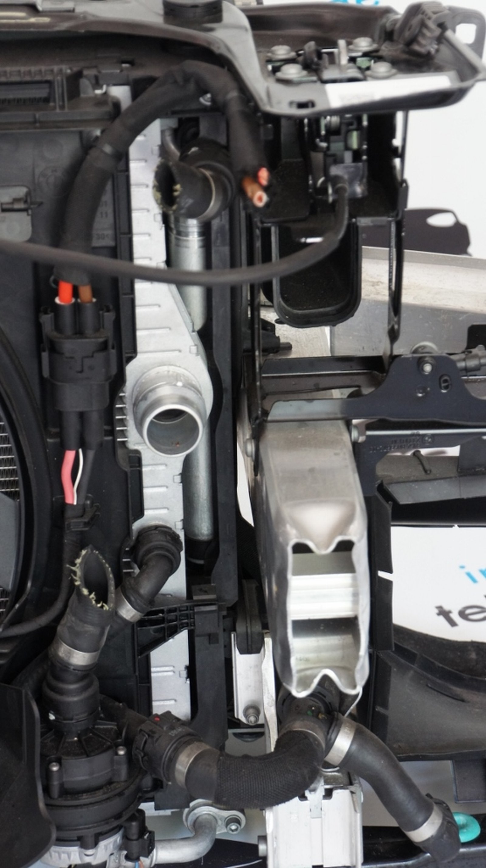 1 x Radiator, 1 x Radiator, 1 x Module mount, bottom, 1 x Module ...